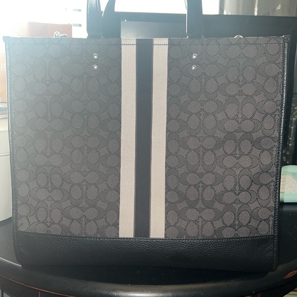 Coach | Bags | Coach Black And Gray Messenger Bag With Signature Design ...